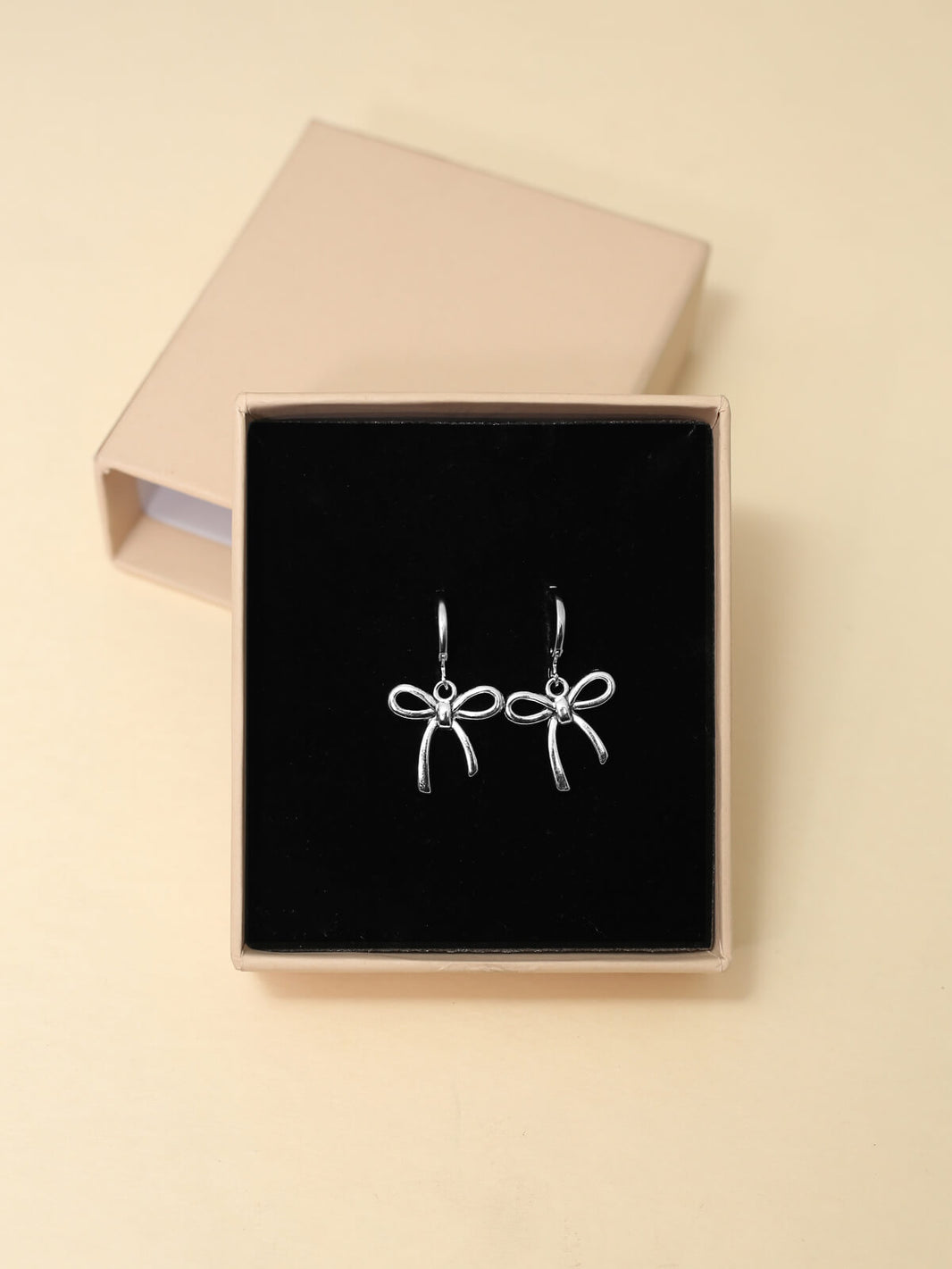 Earrings – EMBEYVALLY